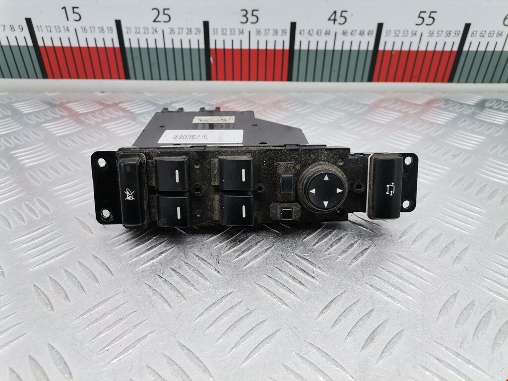 Блок управления стеклоподъемниками Land Rover Range Rover 3 YUD000303PVA арт. 2018248