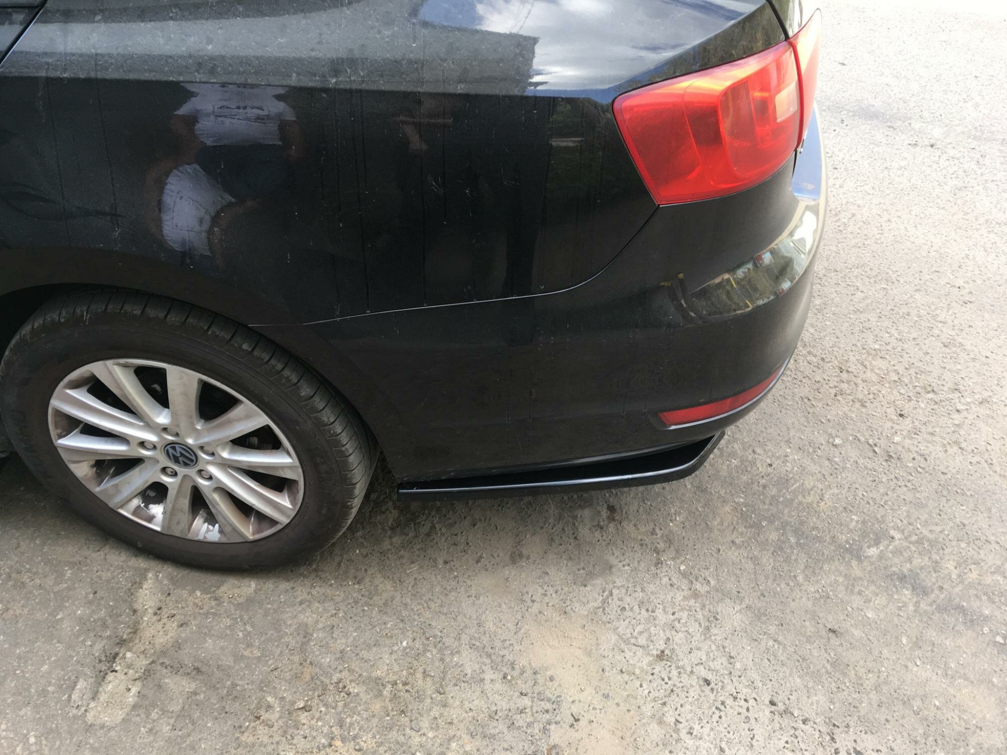 Сплиттеры заднего бампера VW Jetta 6 VWJ-6-RS1G