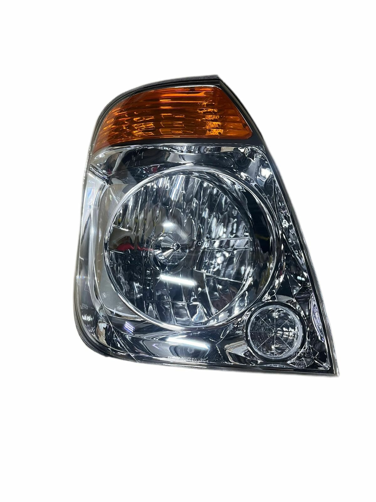 Фара передняя правая (белая) Kia Bongo 3 до 2012 года 921024E102