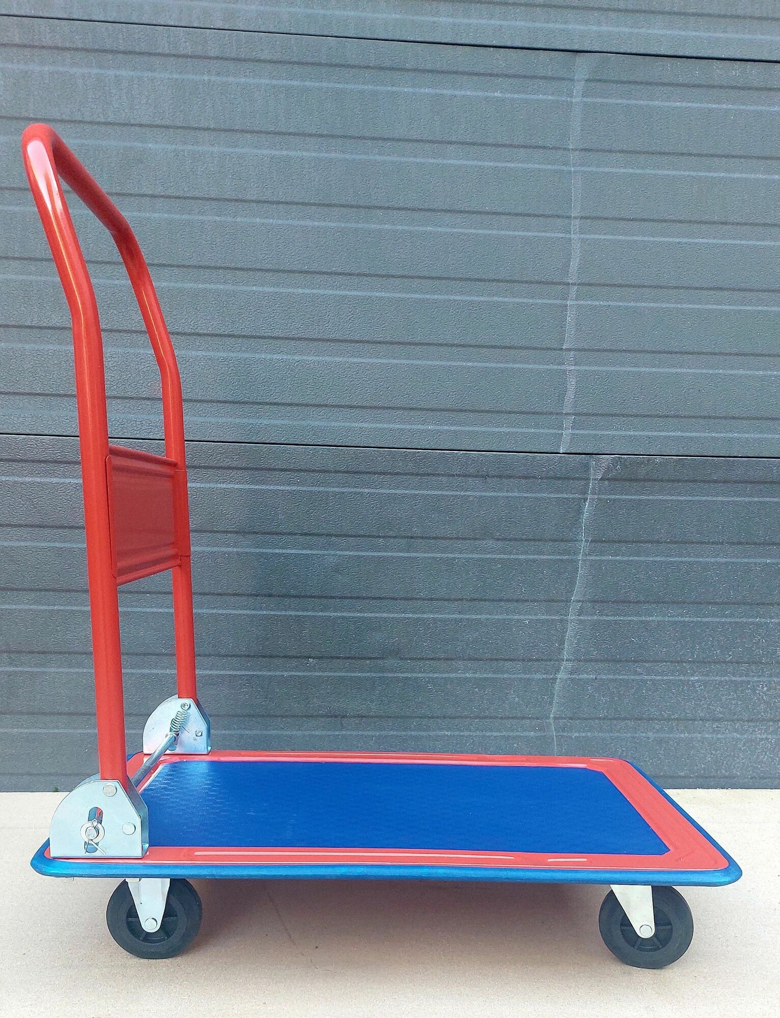 Тележка платформенная 4-х колесная NORD 150 с откидной ручкой. (РН-150).