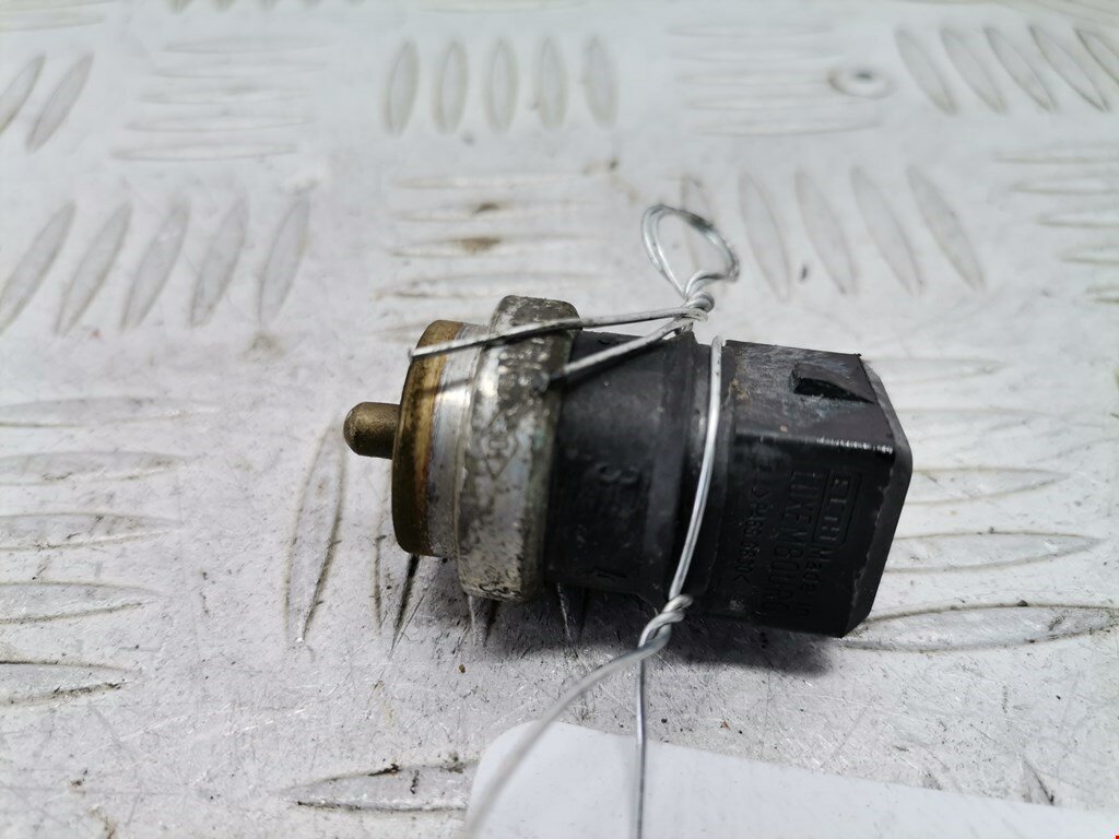 Датчик температуры охлаждающей жидкости Renault Kangoo 1 7700105087 арт. 2145368