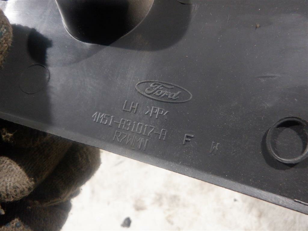 Обшивка стойки Ford Focus 2 05-08 — фото 1