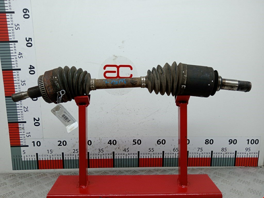 Полуось передняя левая (приводной вал шрус) Mercedes ML-Class (W163) A1633300401 арт. 2179456