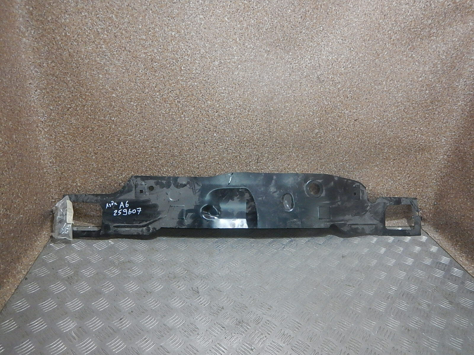 Б/У Панель задняя, Audi (Ауди)-А6 (C6) (05-11) AUDI A6 (C6) (05-11) усилитель новая 259607 VAG арт. 4F0813341B
