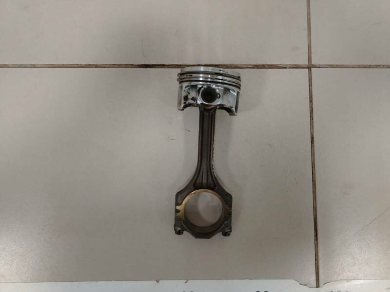 Поршень с шатуном Volkswagen Golf 6 5K 2009-2013 кат.номер: 03C198401A1