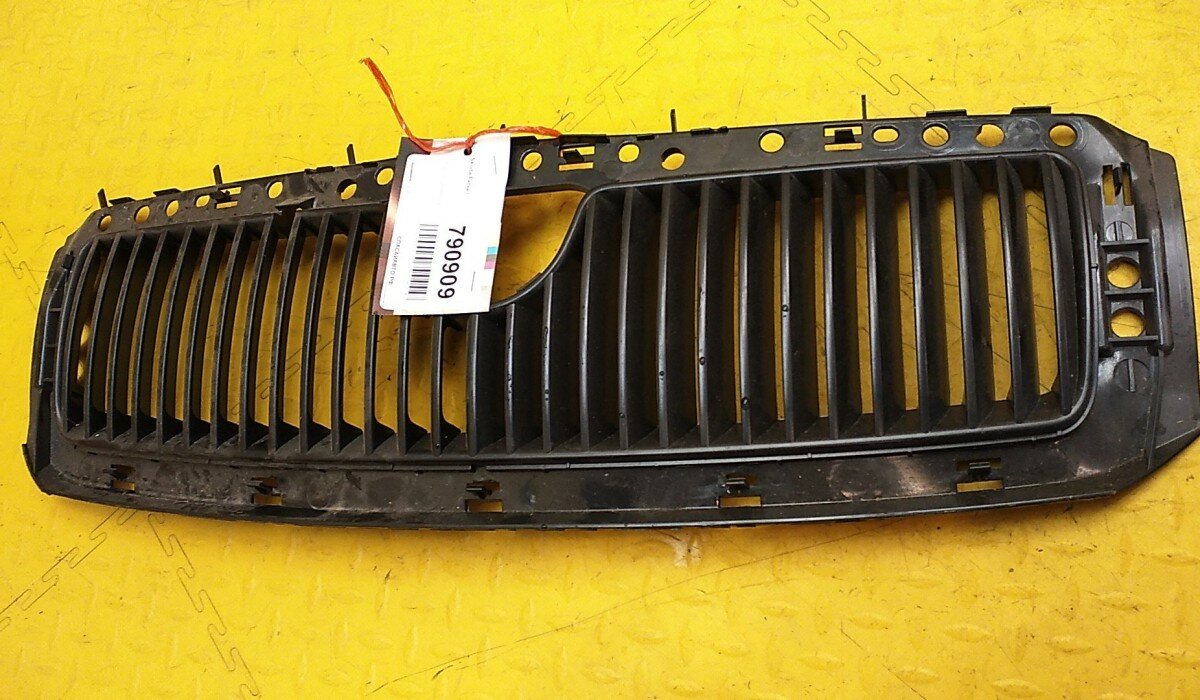 Решетка радиатора Fabia I Skoda 6Y0853668B