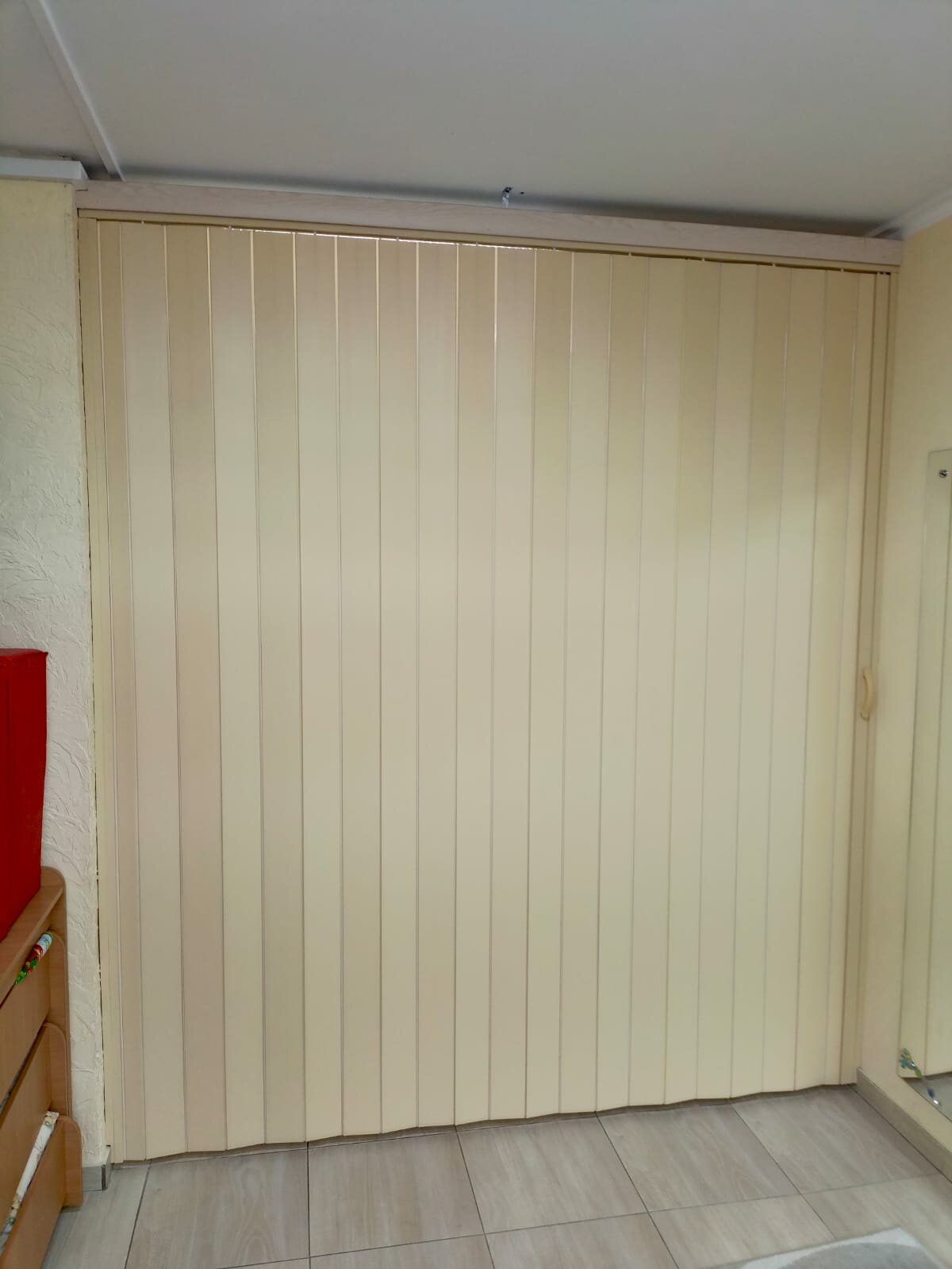 Перегородка гармошка BIG LINE высотой 3000мм и шириной 820мм, слоновая кость матовая, 3 магнитных защелок и колеса