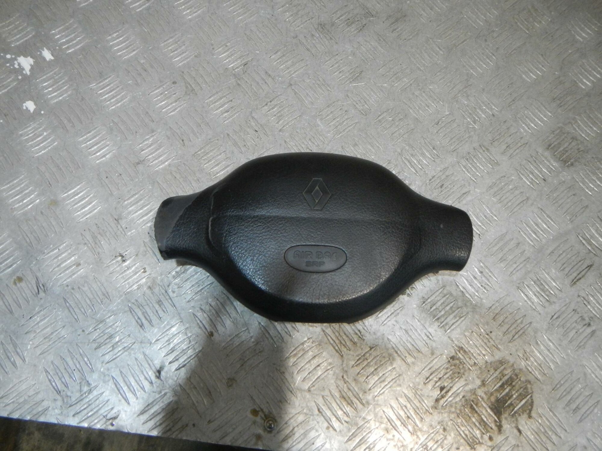 Б/У Подушка безопасности в рулевое колесо, Renault (Рено)-LOGAN (05-) RENAULT LOGAN (05-) Потертости, трещина на накладк...