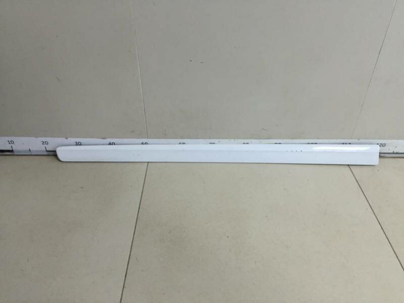 Молдинг передней левой двери Volkswagen Tiguan 5N1 2007-2011 кат.номер: 5N0853515