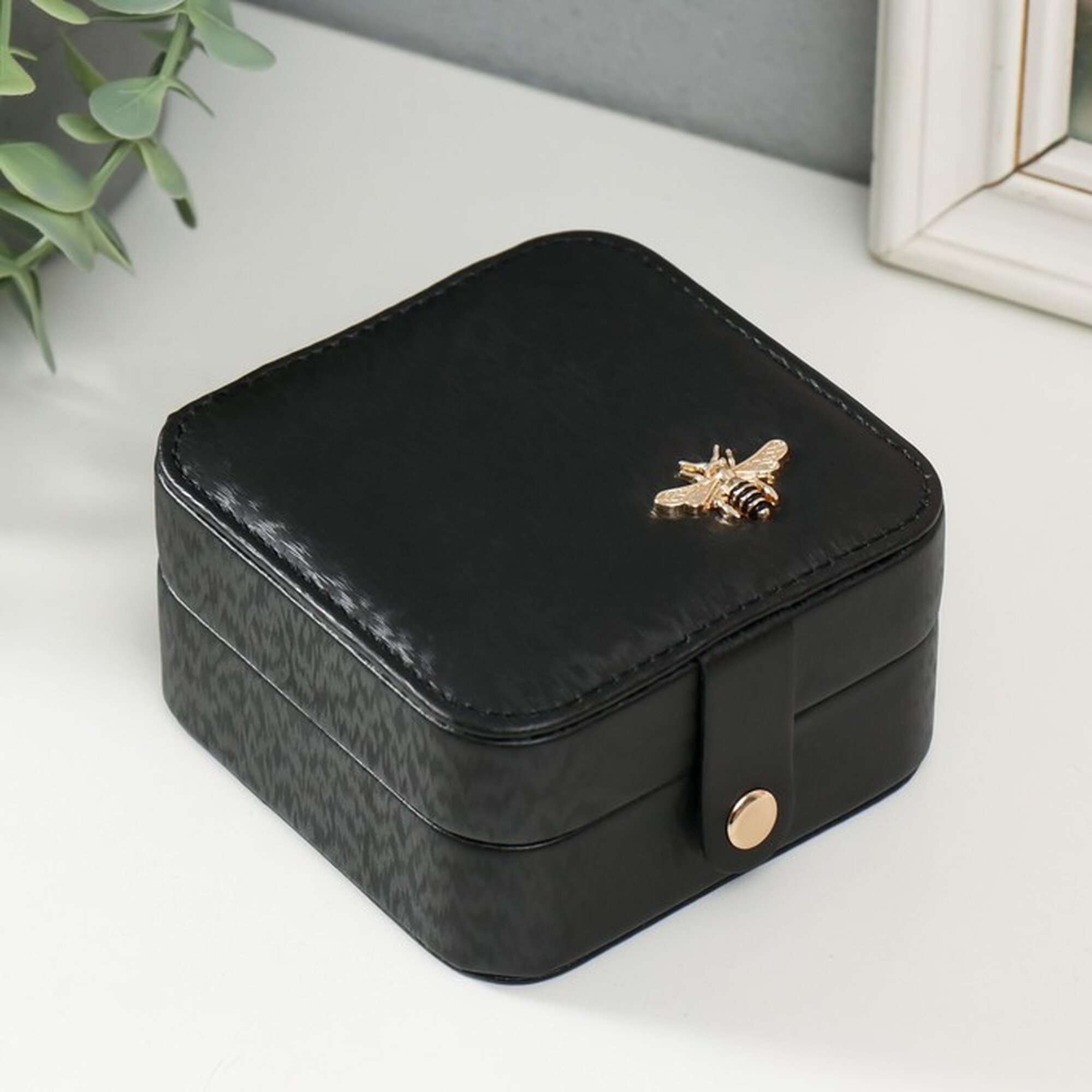 Шкатулка для украшений для украшений «Перелив с украшением», текстиль, чёрная, 10×10×6 см