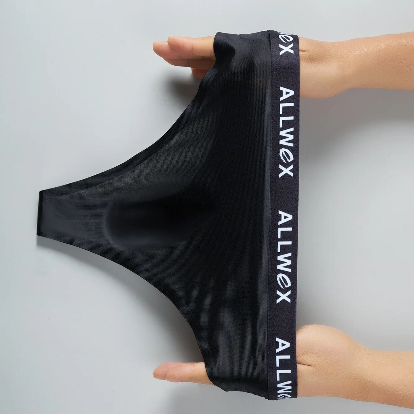 Гладкие стринги с Т-образной спинкой, мужское сексуальное нижнее белье, ультратонкие трусы из ледяного шелка, мягкие трусики с выпуклостью, мужские охлаждающие бесшовные трусики Черный, 3XL, Black