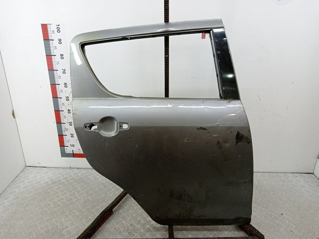 Дверь задняя правая Suzuki Swift 3 арт. 1902753