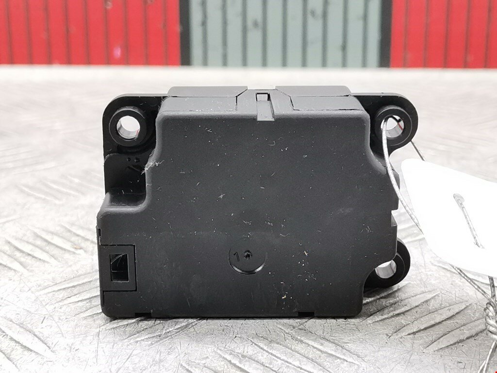 Сервопривод (электропривод моторчик привода) заслонки печки Renault Megane 2 арт. 2158742