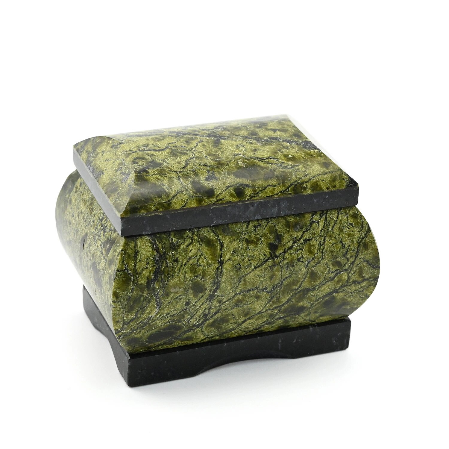 Шкатулка из змеевика прямоугольная, 70*55*55мм. .