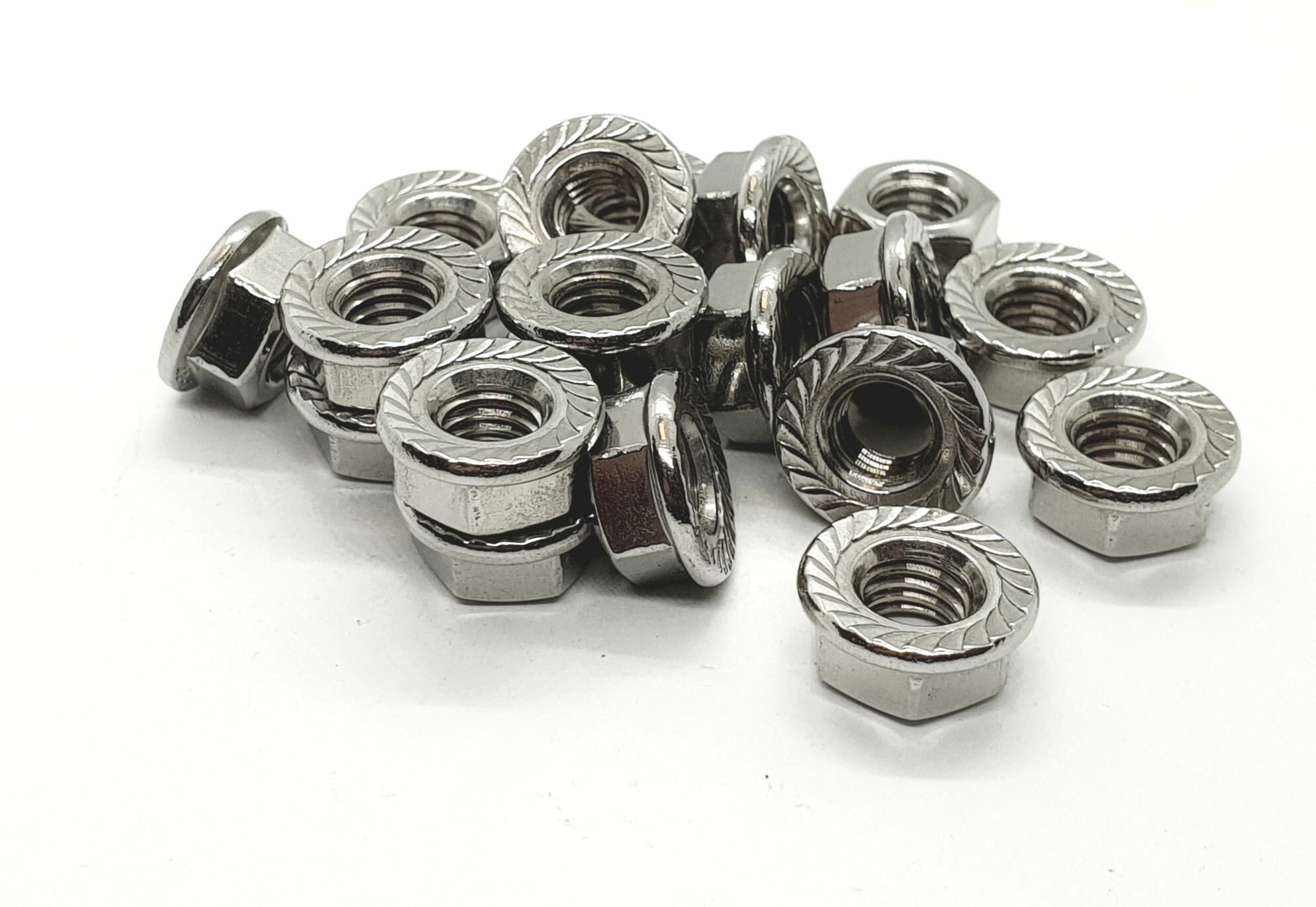 Гайка с фланцем М8 А2 , DIN 6923 нержавеющая сталь , 20 шт