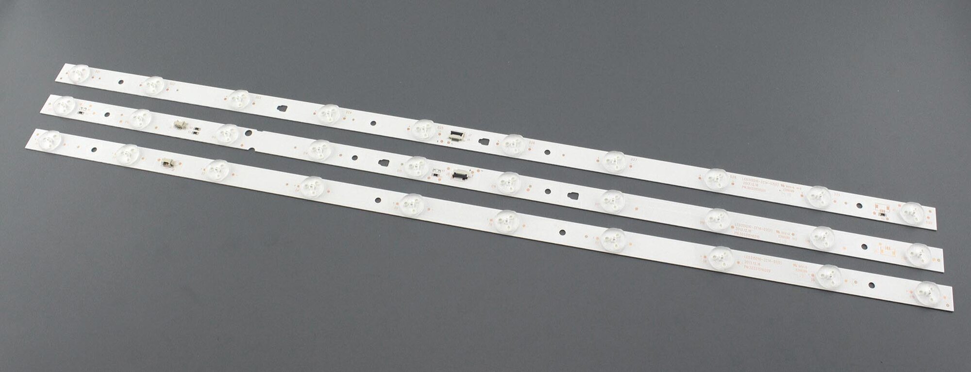 Светодиодная подсветка TV 32" 30331510211 LED315D10-ZC14-03(D) (комплект 3шт)