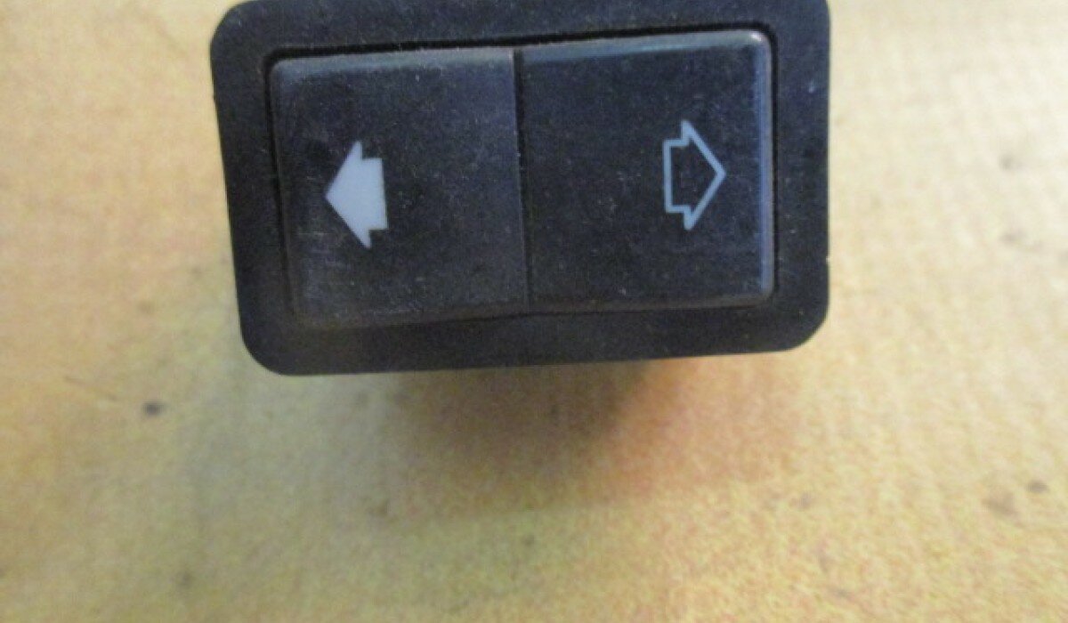 Кнопка стеклоподъемника 5-серия E39 BMW 61318368974