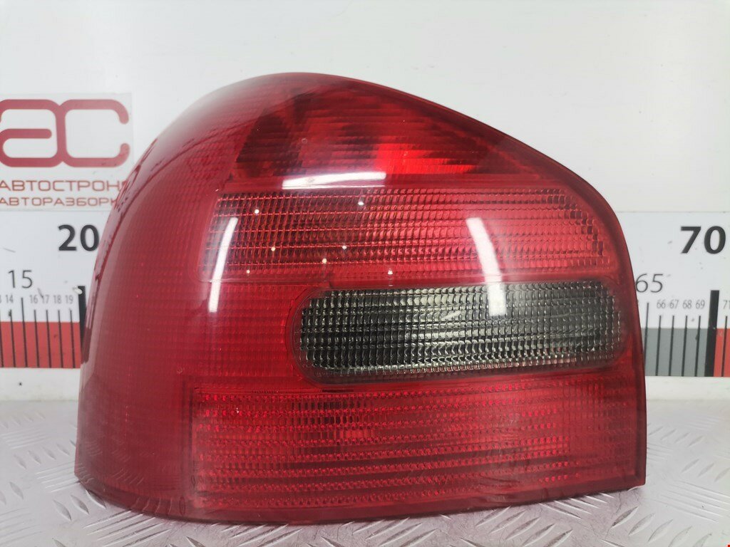 Фонарь задний левый Audi A3 8L 8L0945095A арт. 1543494