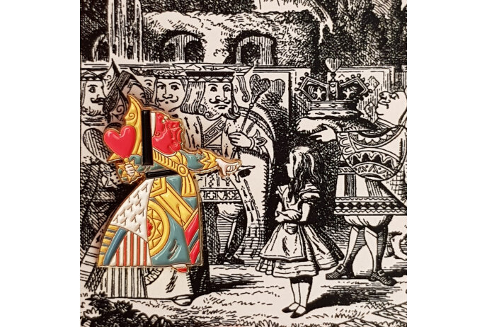 Подписные издания Значок эмалированный, Алиса "Красная королева" sela25