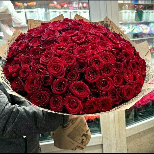 Букет Well Flowers "Красные розы", круглый, 101 цветок, высота 50 см, букет свежих цветов