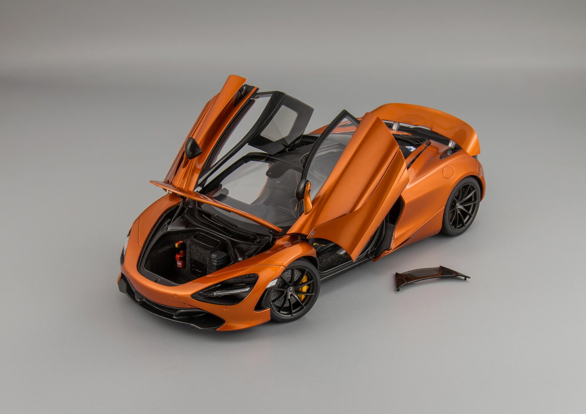 Коллекционная масштабная модель 1:18 McLaren 720S - 2017 от AUTOart — фото 1
