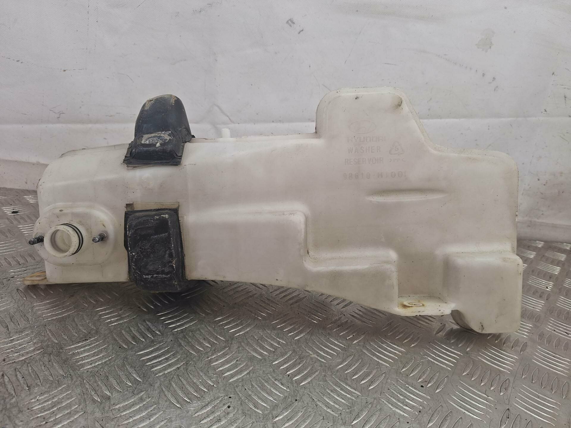 Бачок омывателя Hyundai Terracan рест. (2004 - 2007) 98610H1001