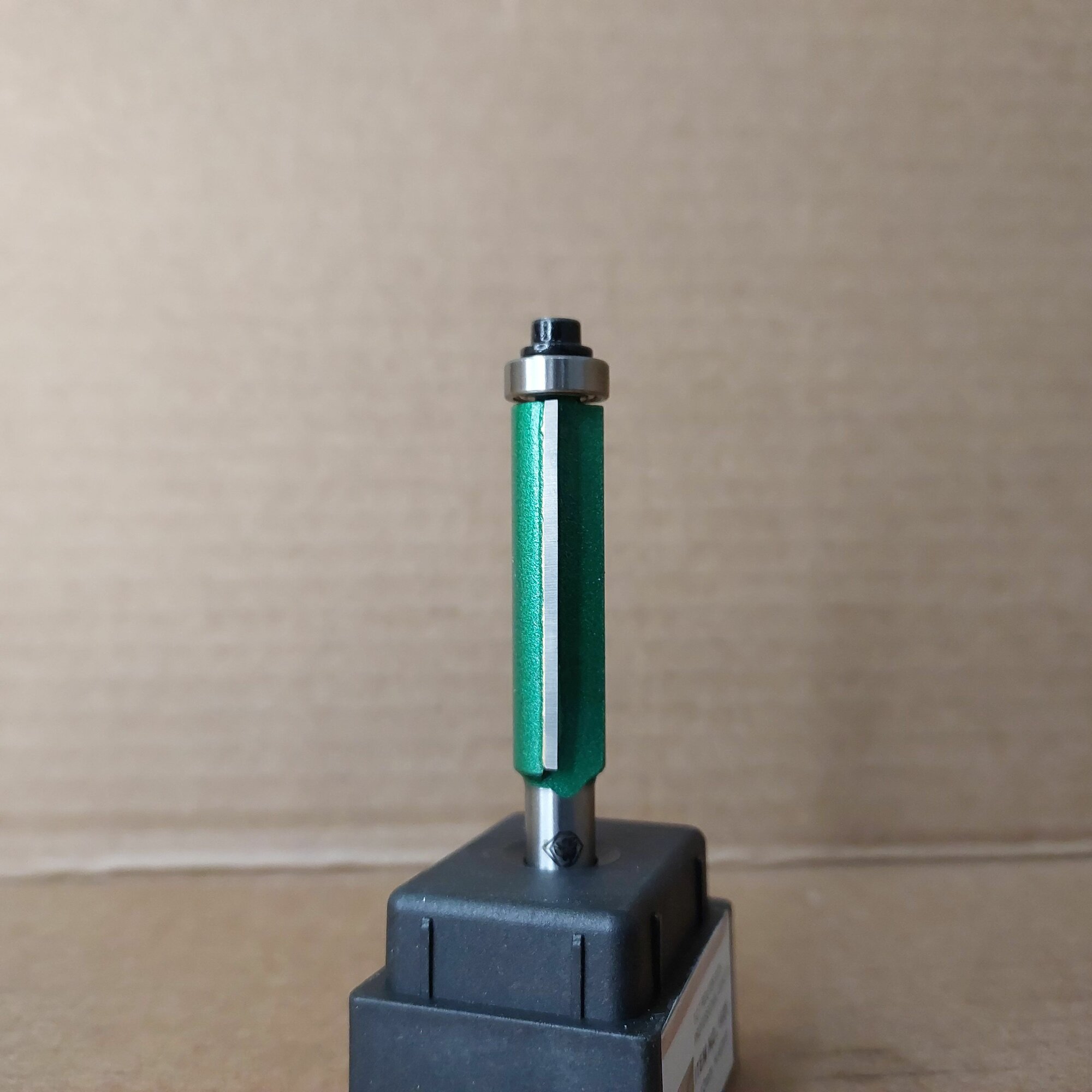 Фреза обгонная с нижним подшипником Алмаз 1020 D:12mm I:40mm d:8mm