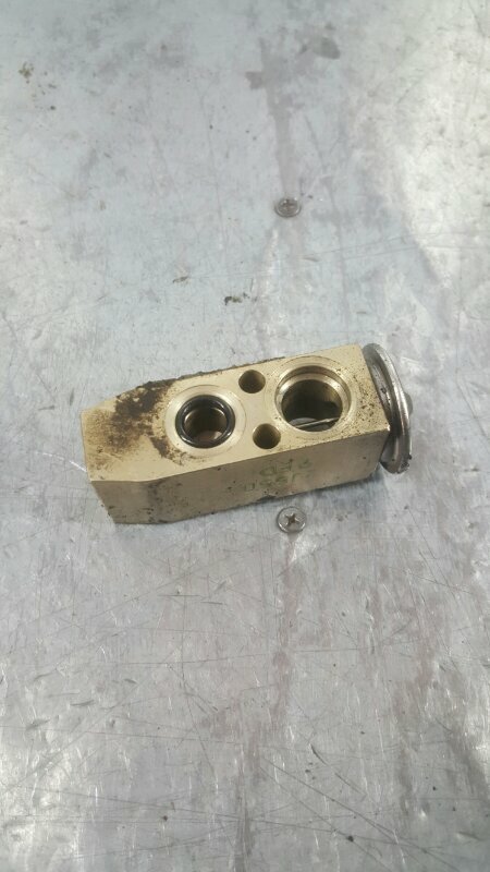 Клапан кондиционера Nissan Primera P11 QG18DE 922002F900