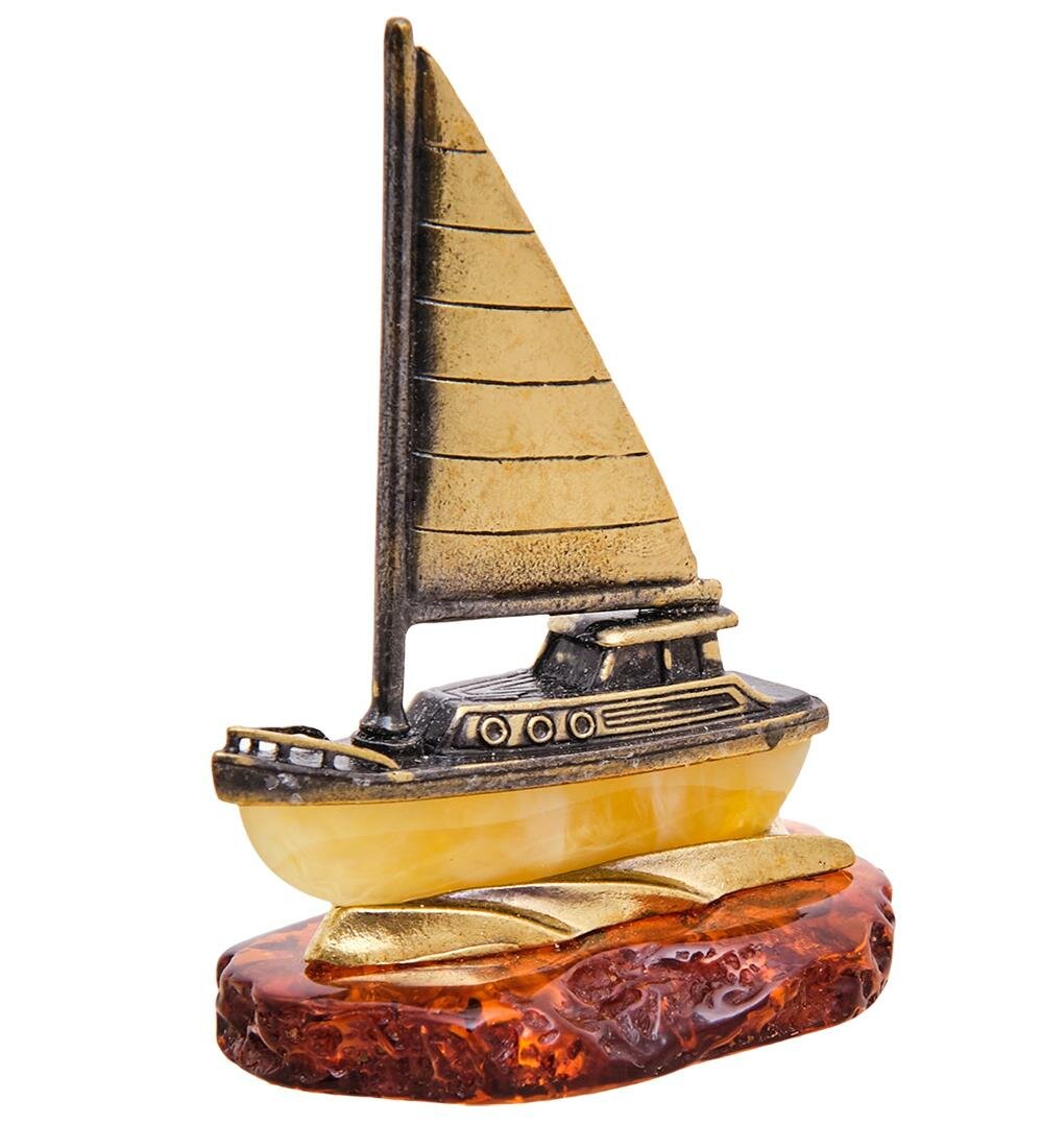 Фигурка Яхта (латунь, янтарь) AM-1818 Народные промыслы Бронза, латунь, реструктурированный янтарь