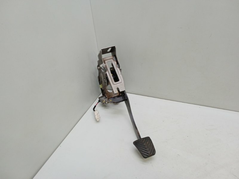 Б/У Киа Карнивал Педаль сцепления Kia Carnival 2008 139074 Hyundai-KIA арт. 328024D000