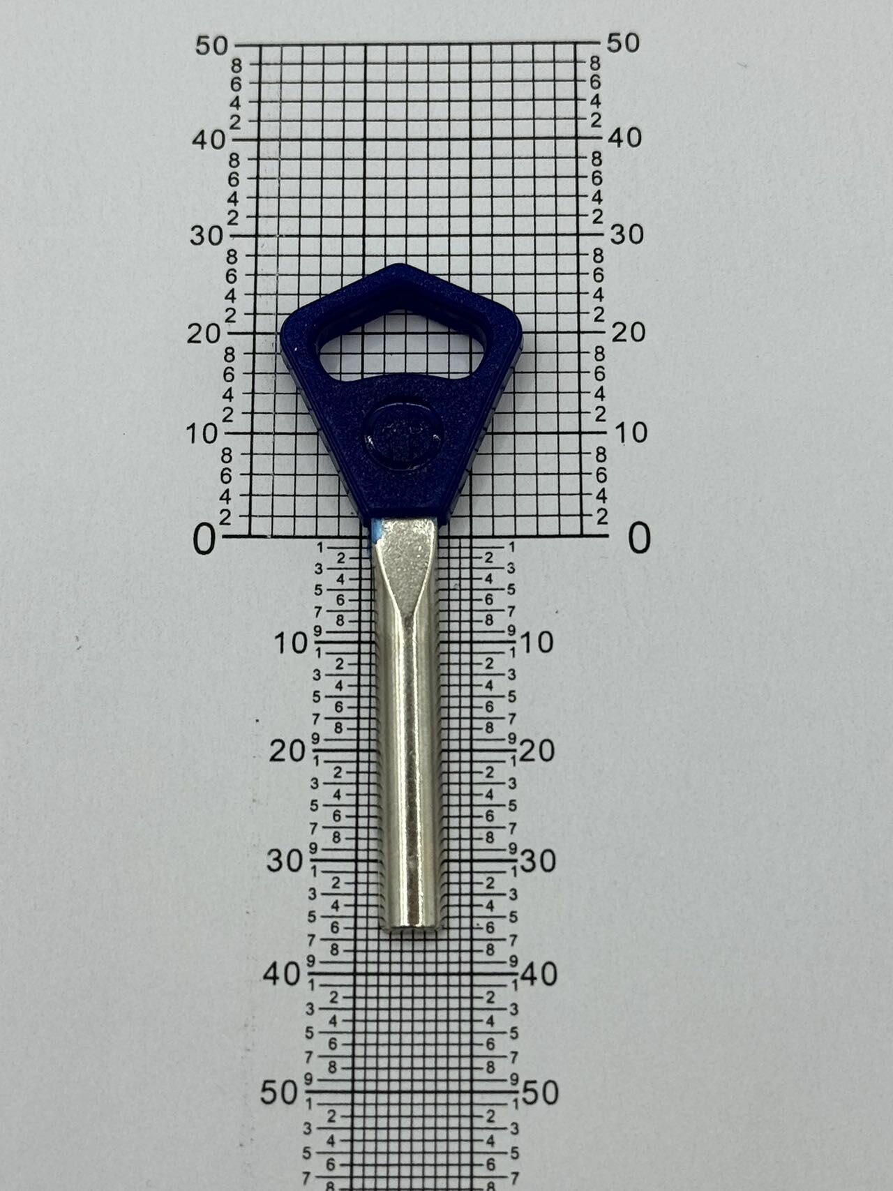 Английские ключиAY30_X_Abloy пластик, белая латунь, удлиненный,37*5.75*2.80(10шт