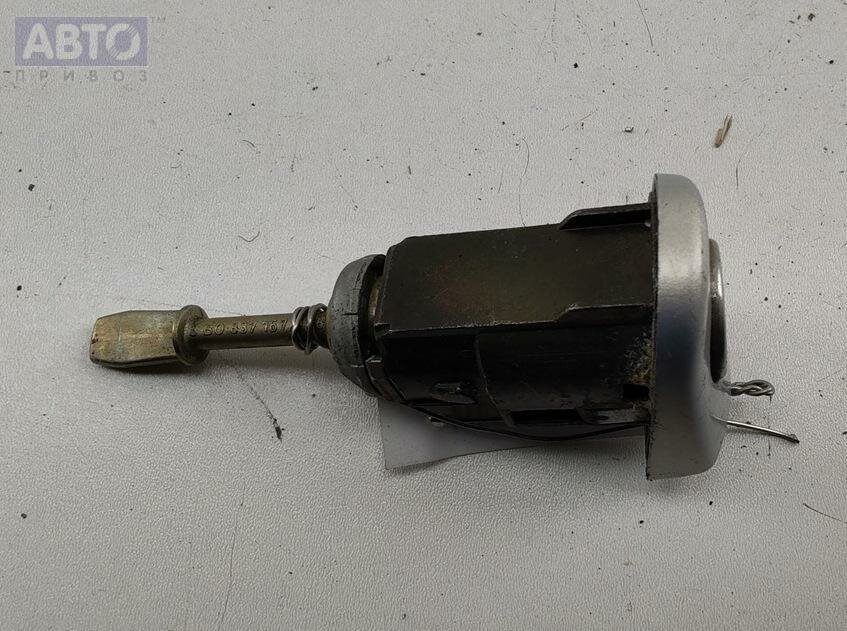 Личинка замка Volkswagen Passat B5