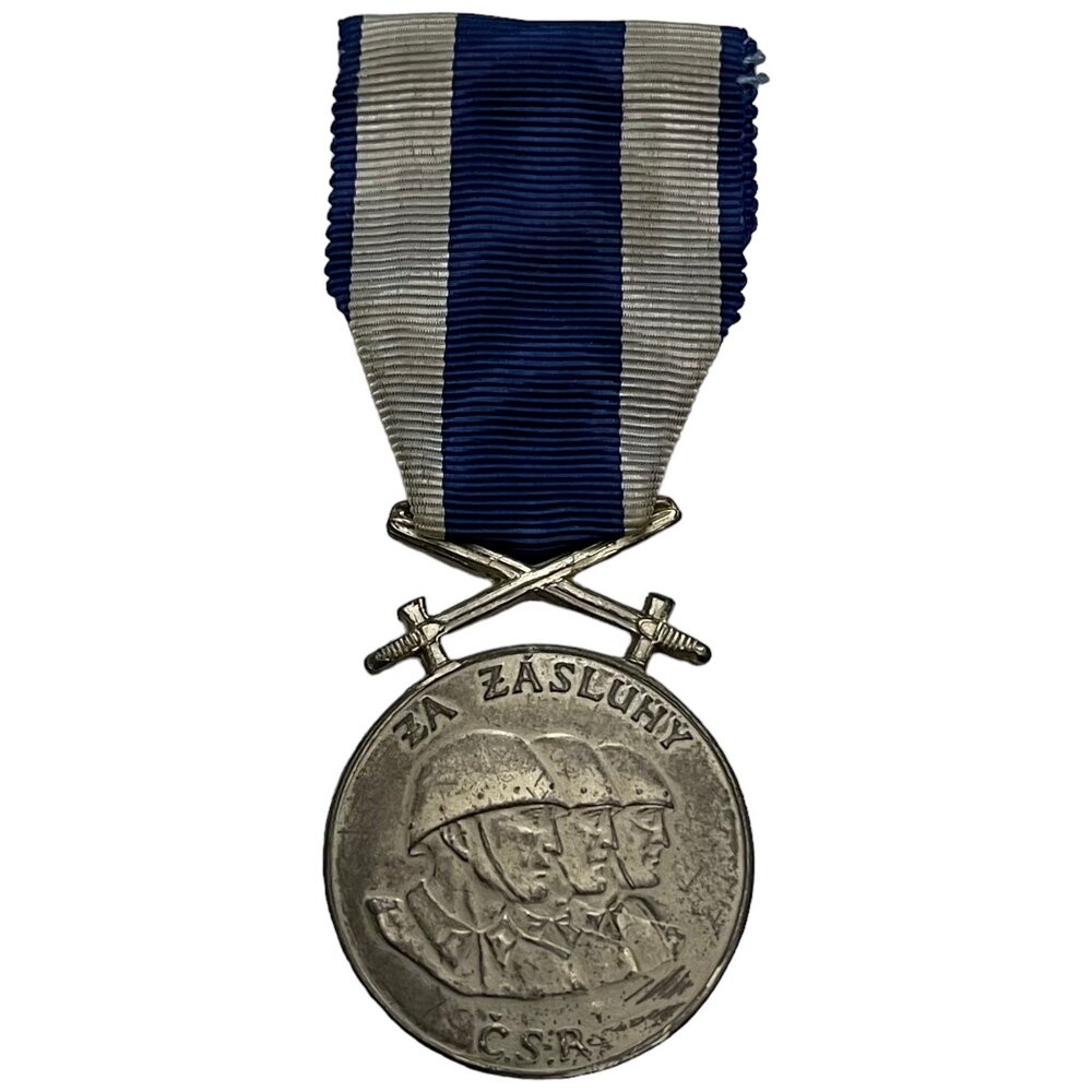 Чехословакия, воинская медаль "За заслуги" I степень 1961-1980 гг. (в коробке)