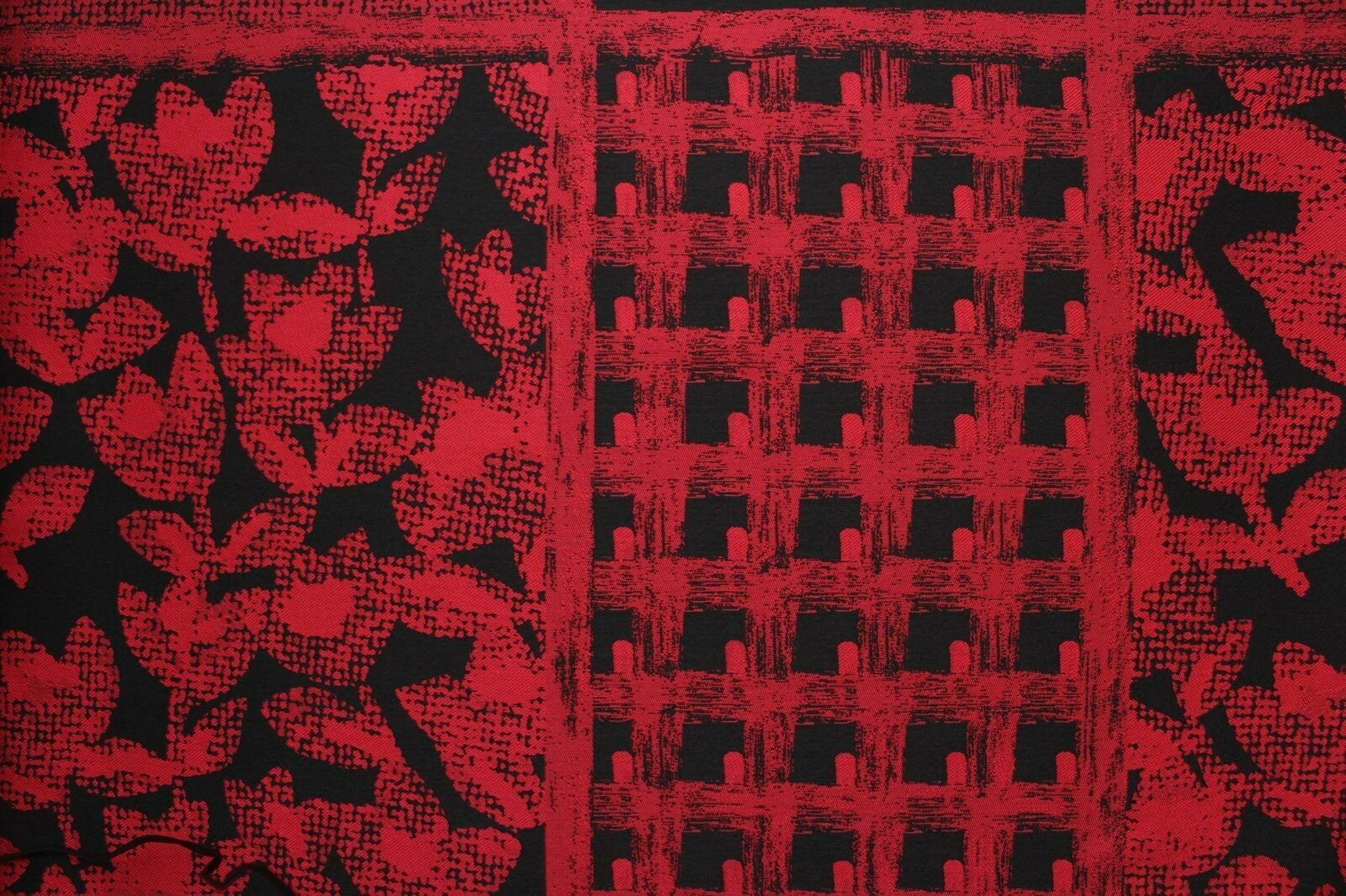 Ткань Жаккард Cadena костюмно-плательный чёрно-красный узор, ш150см, 0,5 м