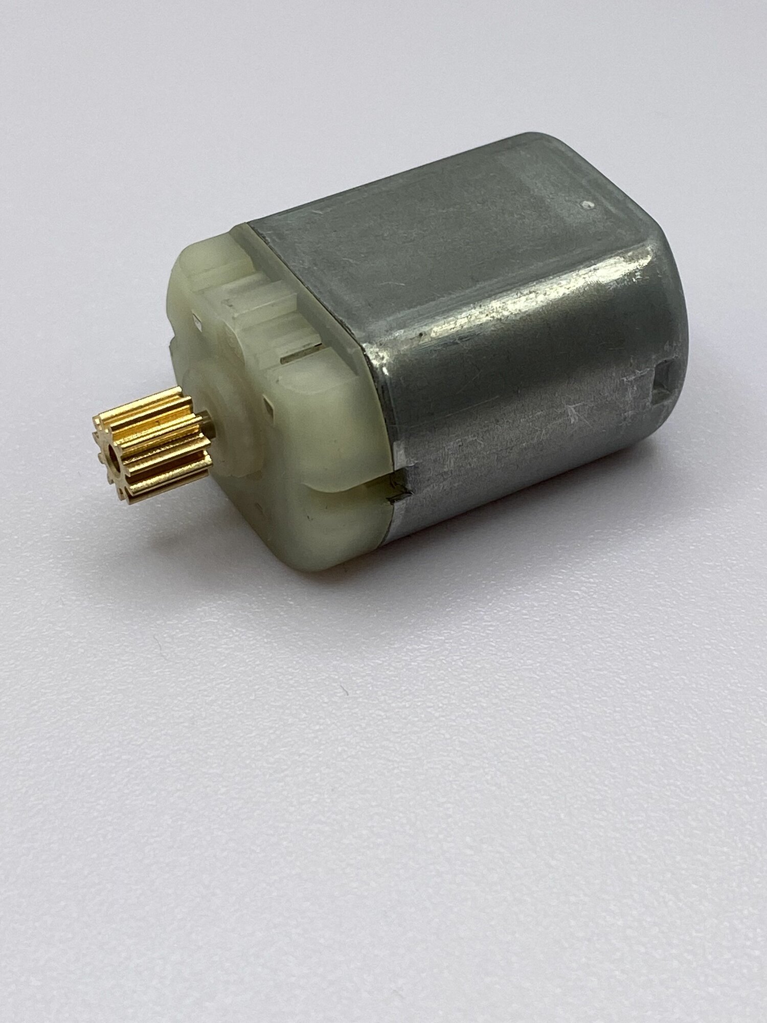 Моторчик замка крышки багажника