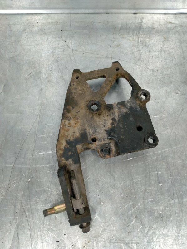 Кронштейн компрессора кондиционера Lifan Breez 520 LF481Q3 2007 (б/у) L8103101C1