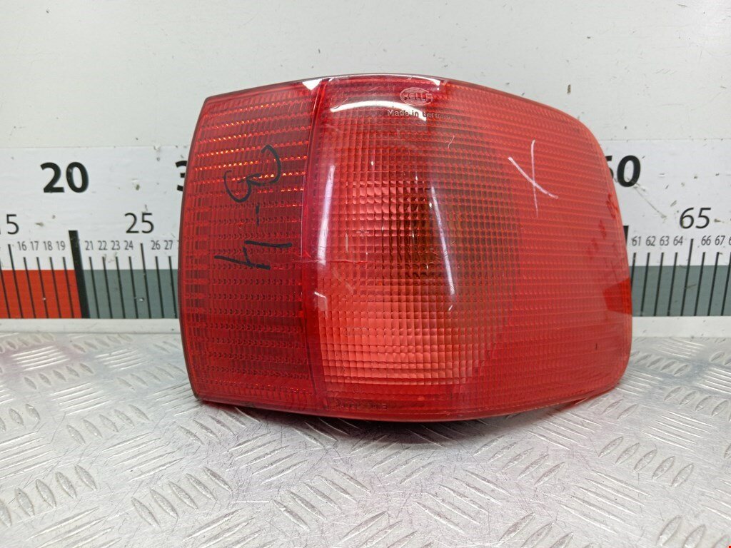 Фонарь задний правый Audi 80 B4 8A0945218C арт. 2089452