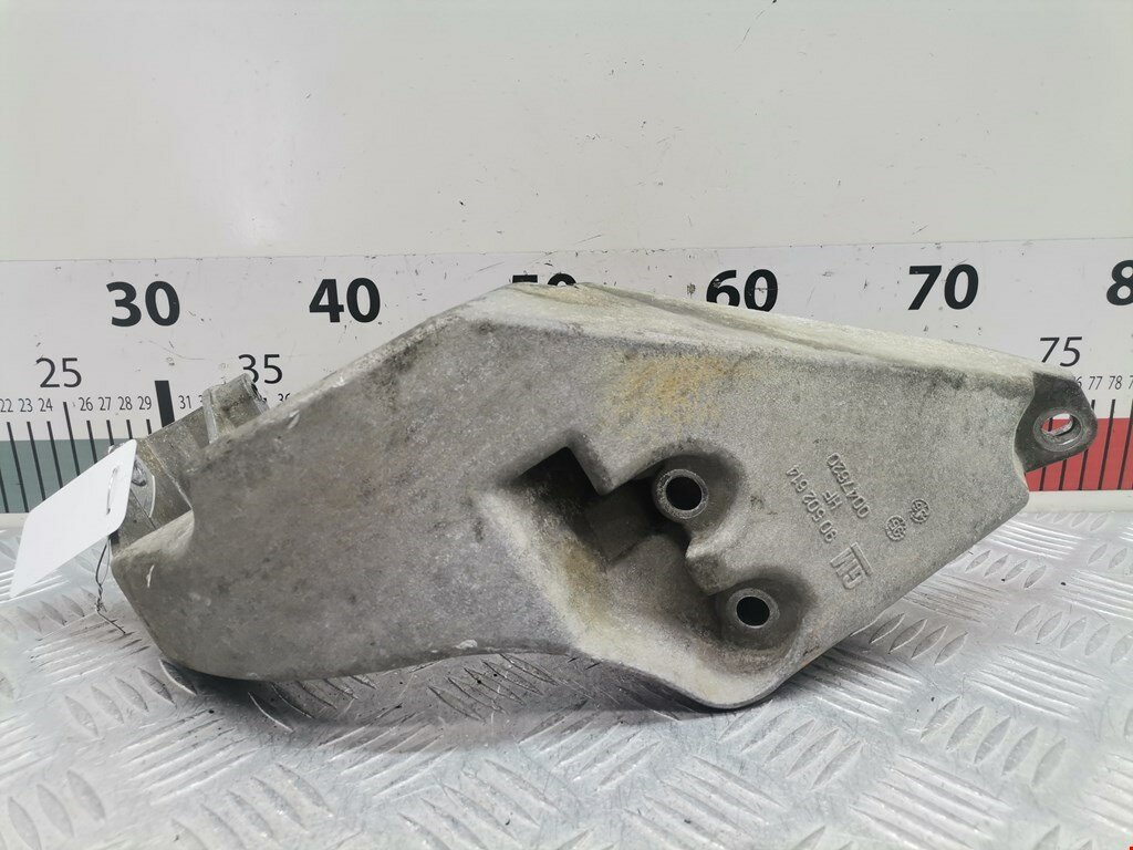 Кронштейн (крепление лапа) двигателя Opel Vectra B 24449617 арт. 2095352