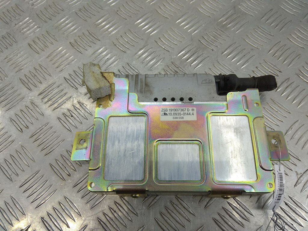 Блок управления ABS EBS Volkswagen Golf 2 191907367D арт. 597994