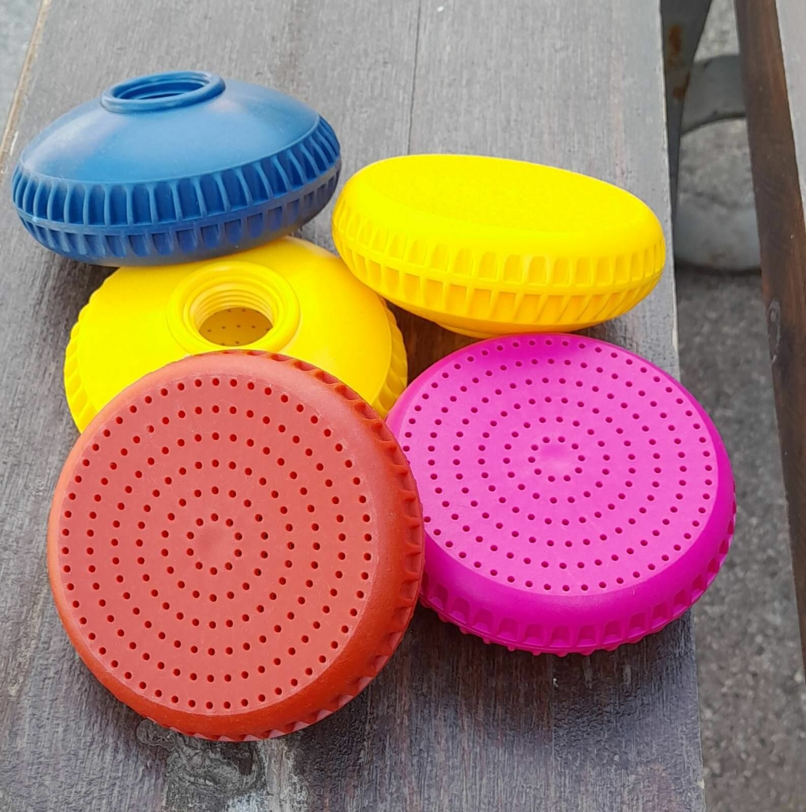 Рассеиватель для летнего душа насадка 5шт (пластик, цветной) (1/2") / Лейка для летнего душа/