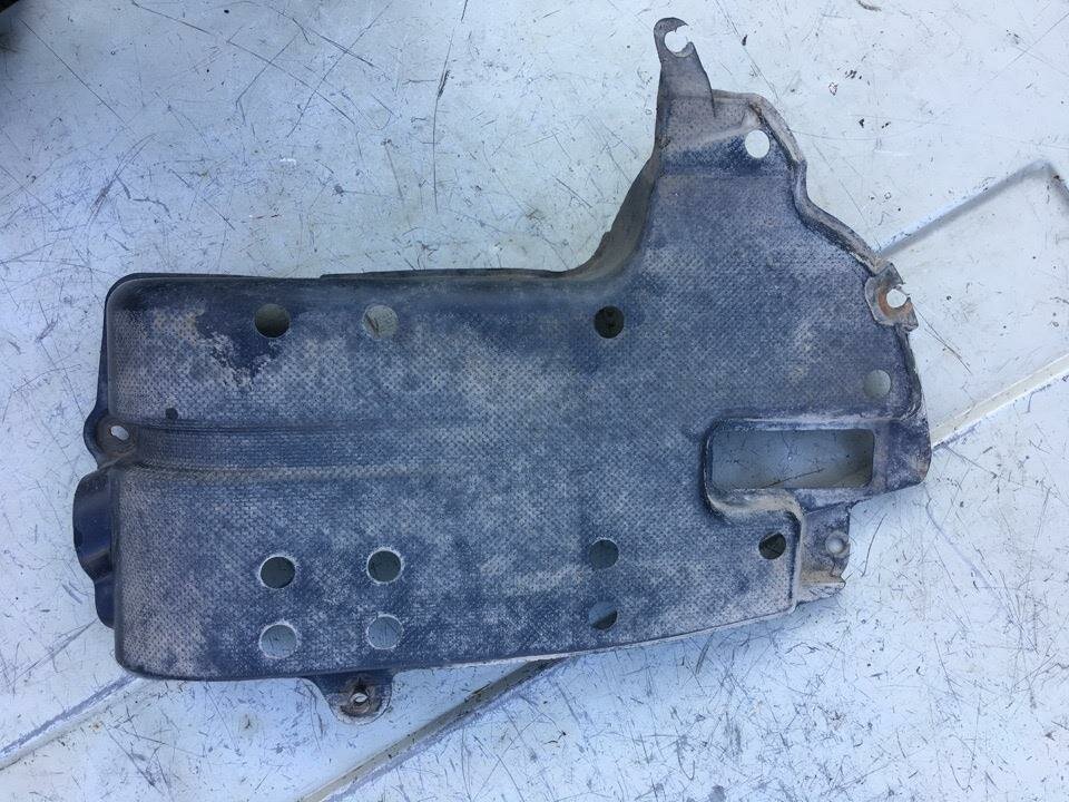 Пыльник (кузов наружные) Toyota Corolla E12 2001-2006