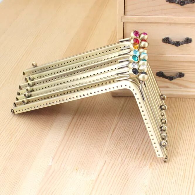 K365 18,5*11 L форма Гладкий Бронзовый правый угол мозаика жемчуг металлы драгоценные камни монеты кошельки металлический поцелуй застежка сумки 3 шт./лот