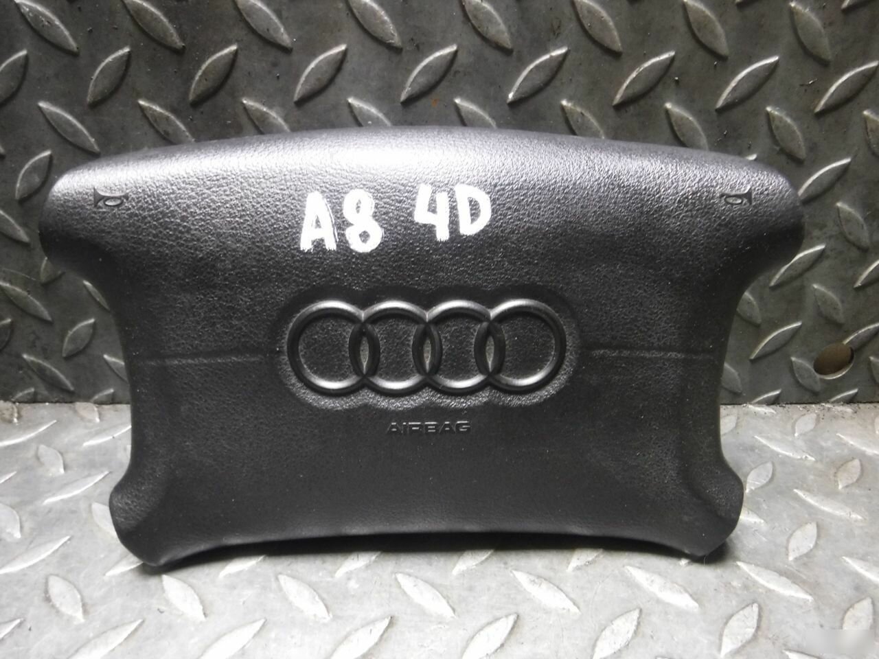 AIRBAG на руль(накладка) Audi A8 D2 рестайлинг (1999—2002) 4d0951525