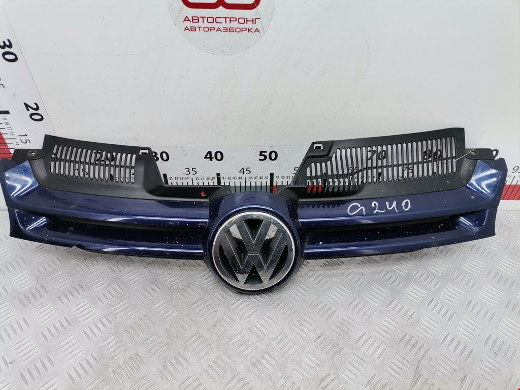 Решетка радиатора Volkswagen Golf 5 1K0853651A арт. 2008446