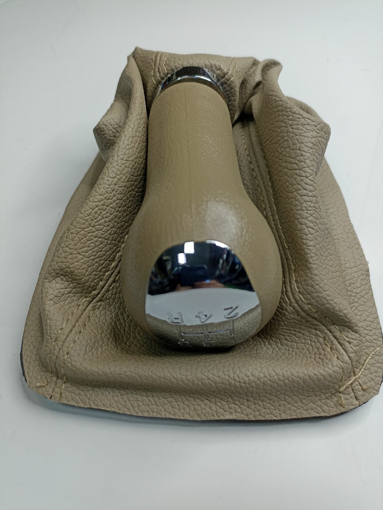 Ручка КПП (бежевая) Chery Fora [1.6 16V 5MT седан] A211703540