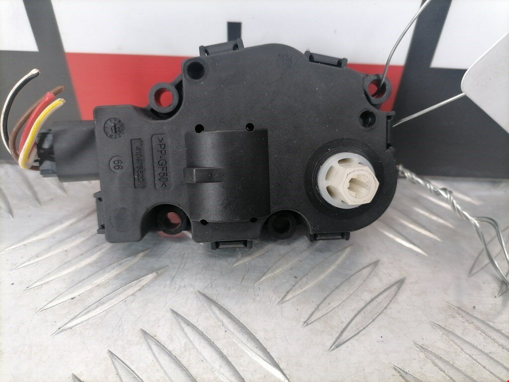 Сервопривод (электропривод моторчик привода) заслонки печки BMW 5-Series GT (F07) 64119319037 арт. 1421499