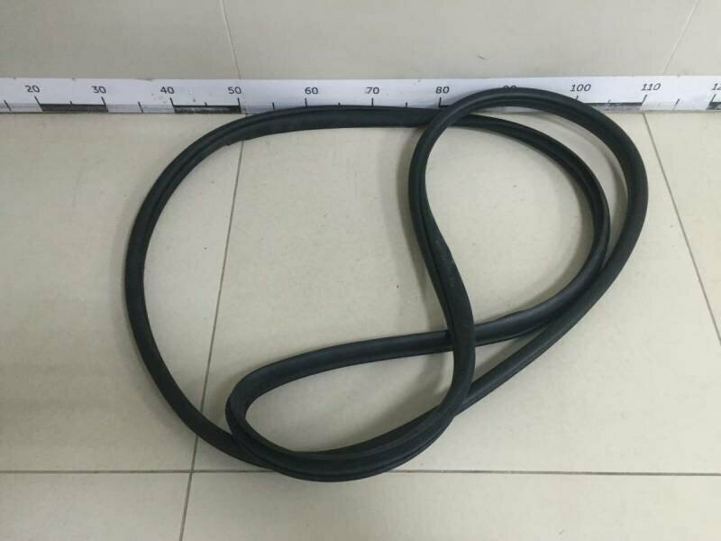 Уплотнитель проема двери передней правой Kia Sorento XM 2009 кат.номер: 821202P000