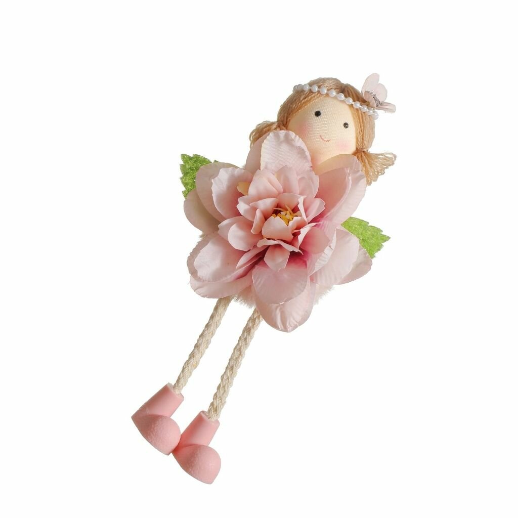 Подвеска-кукла для девочки с большими цветами в руке