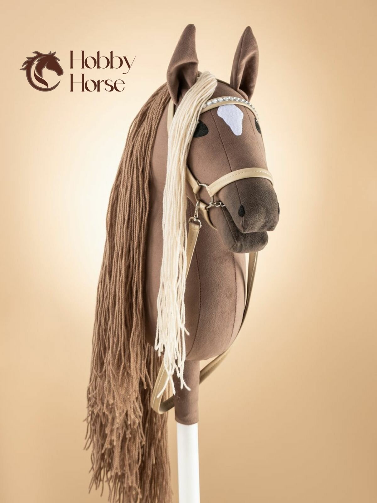 Хоббихорс, лошадь на палке