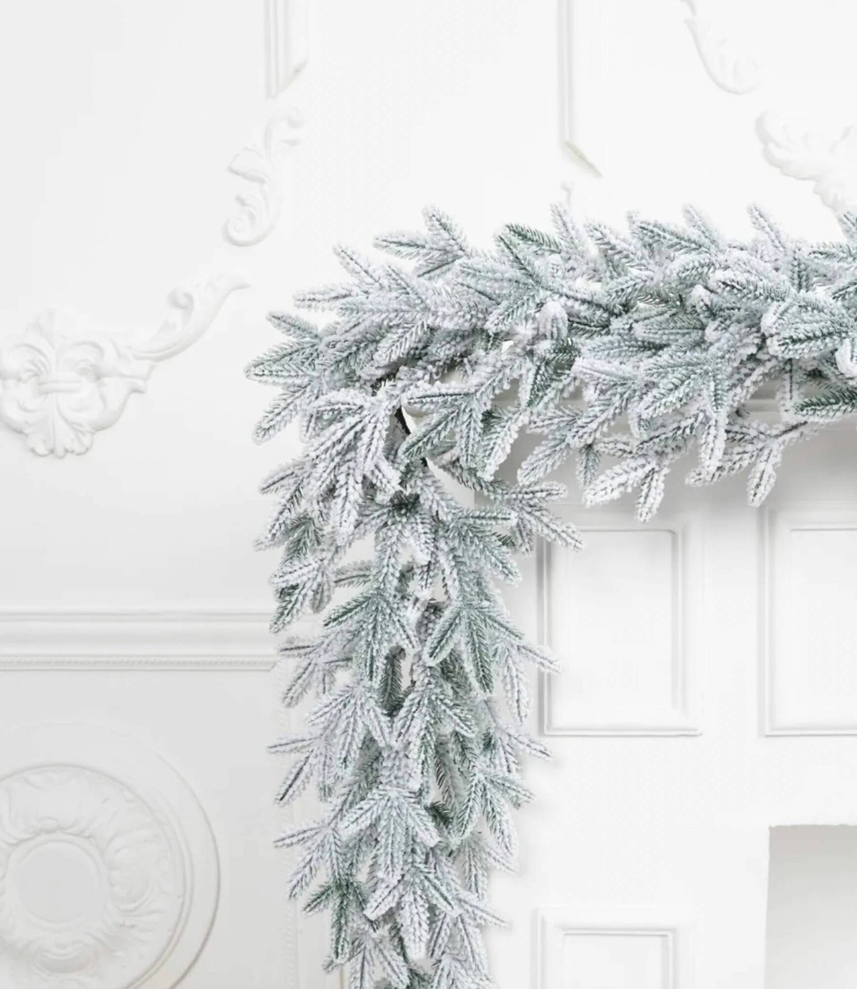 Хвойная еловая гирлянда ветка Королевская новогодняя заснеженная силикон для украшения интерьера 270 см